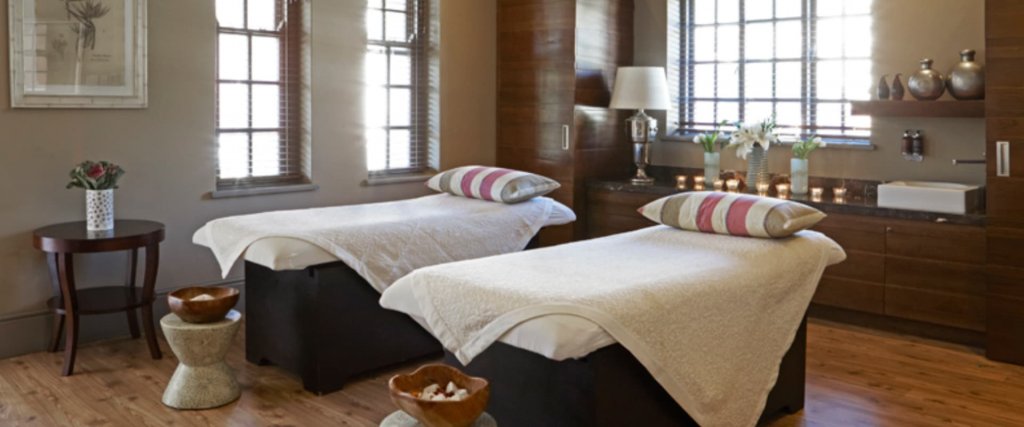 Travel To Cape Town And Explore Winelands And Table Mountain : Ikewana